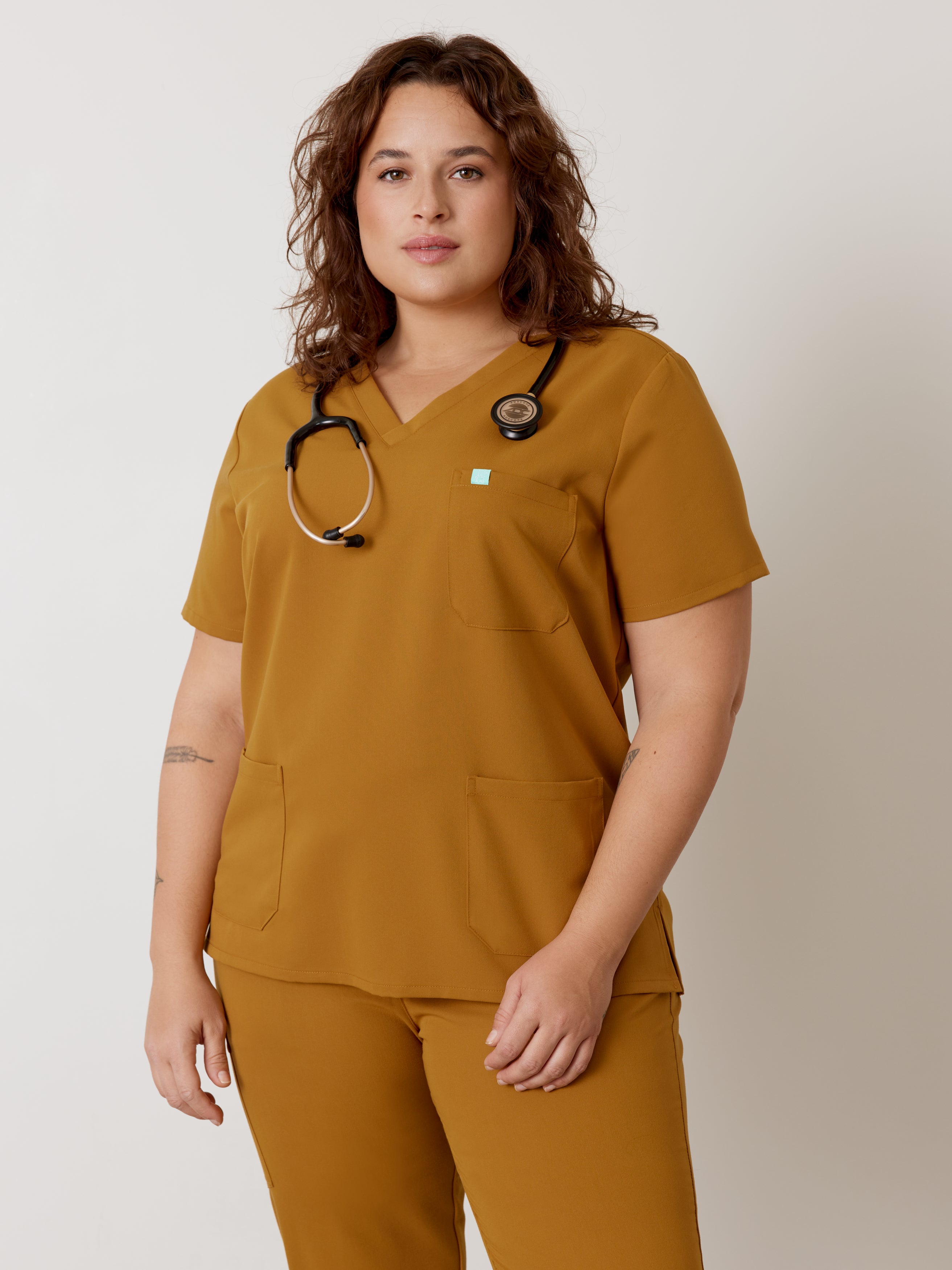 CHLOE RE-GARDE™ - BRONZE - Three Pockets Scrub Top –Garde-Malade